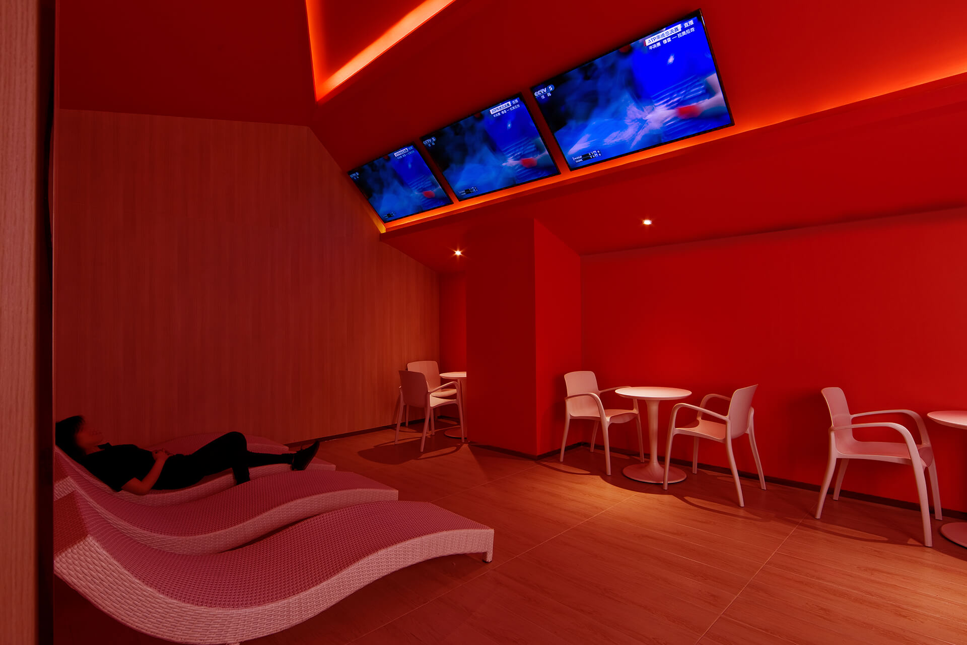 Frameweb | Work out, chill out – a gymscape for wellness as well as fitness