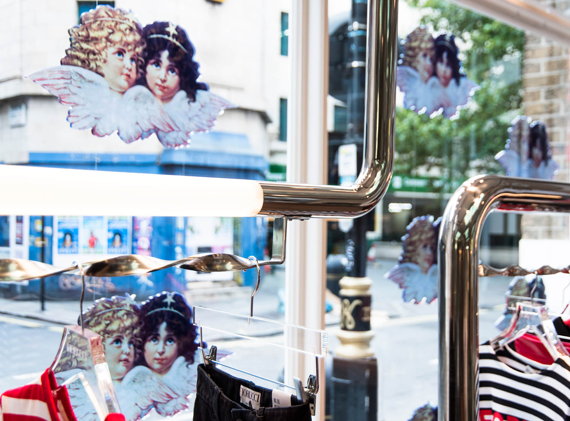 Frameweb | Glitter, neon and reflections: the new Fiorucci store nods ...