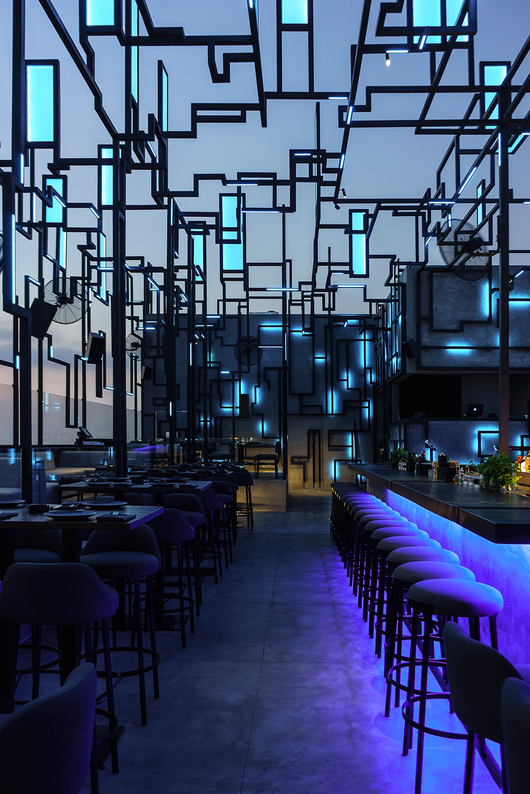 Frameweb | This rooftop bar shines a new light on the Beirut nightlife