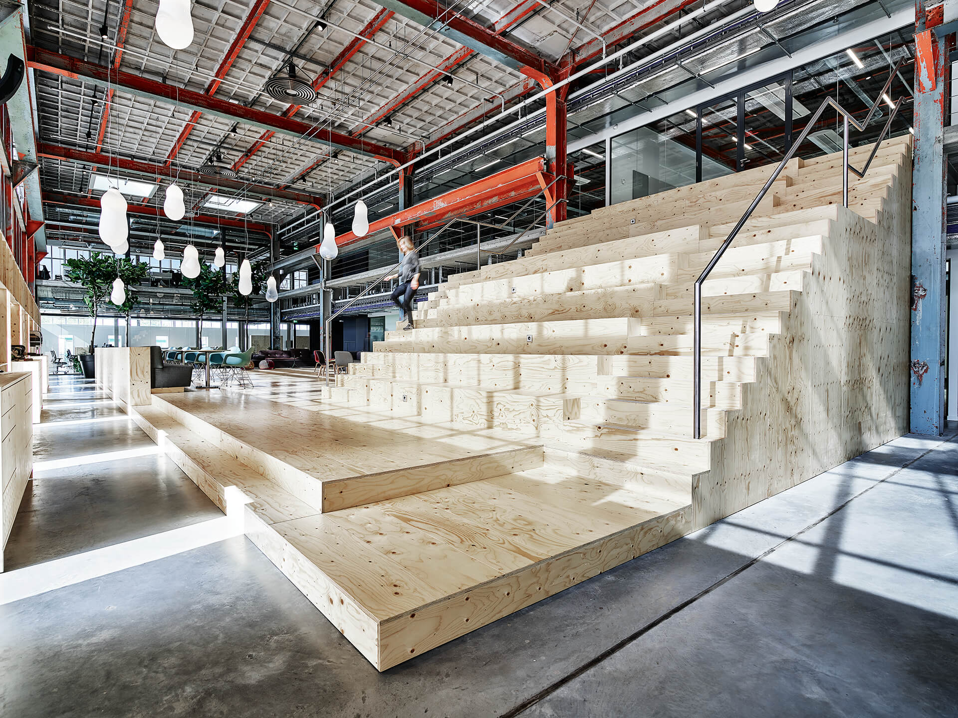 Frameweb | Atelier van Berlo breathes new life into an old Philips building