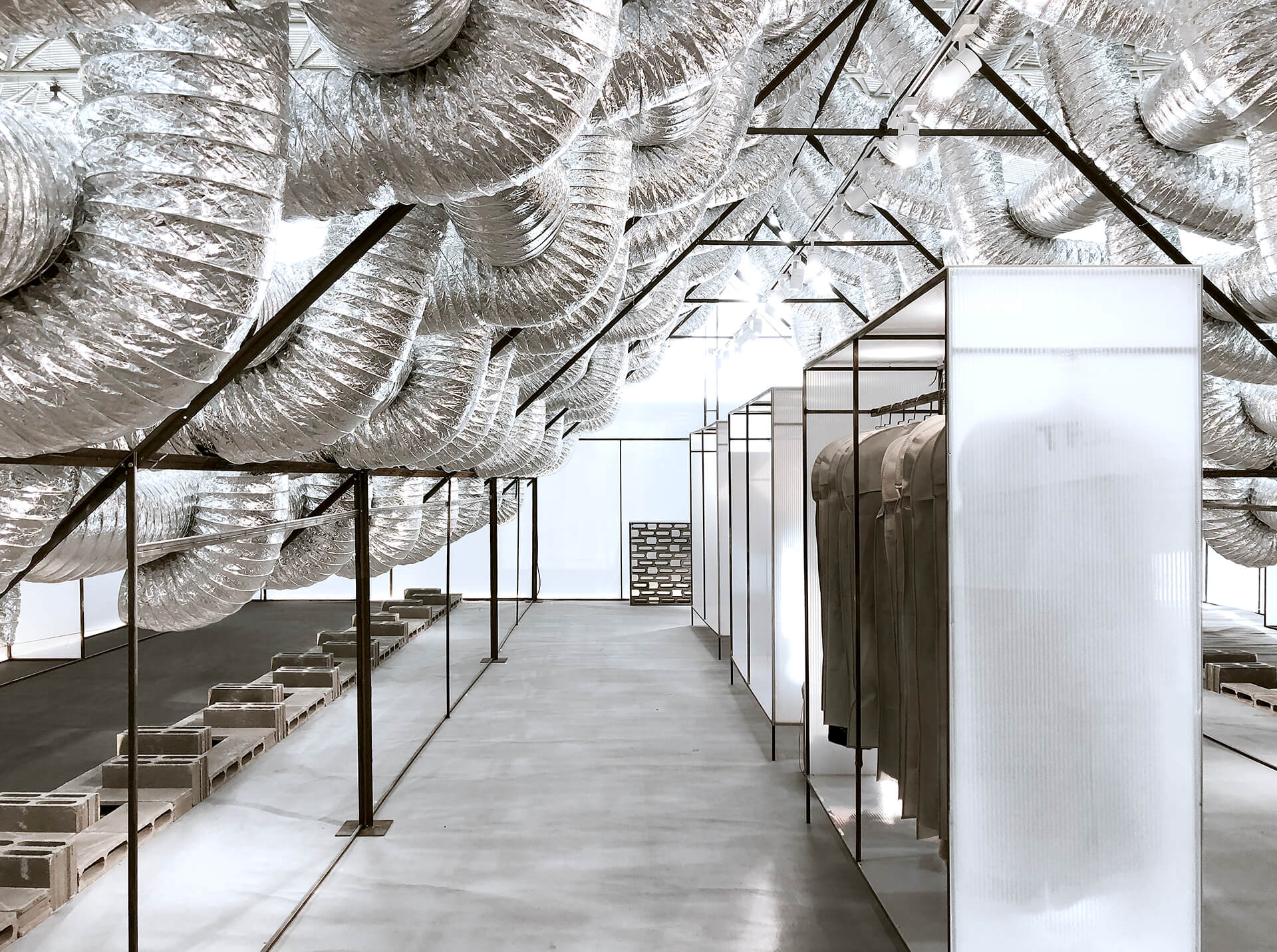 Frameweb | Here’s proof that a trade-fair stand can be striking ...