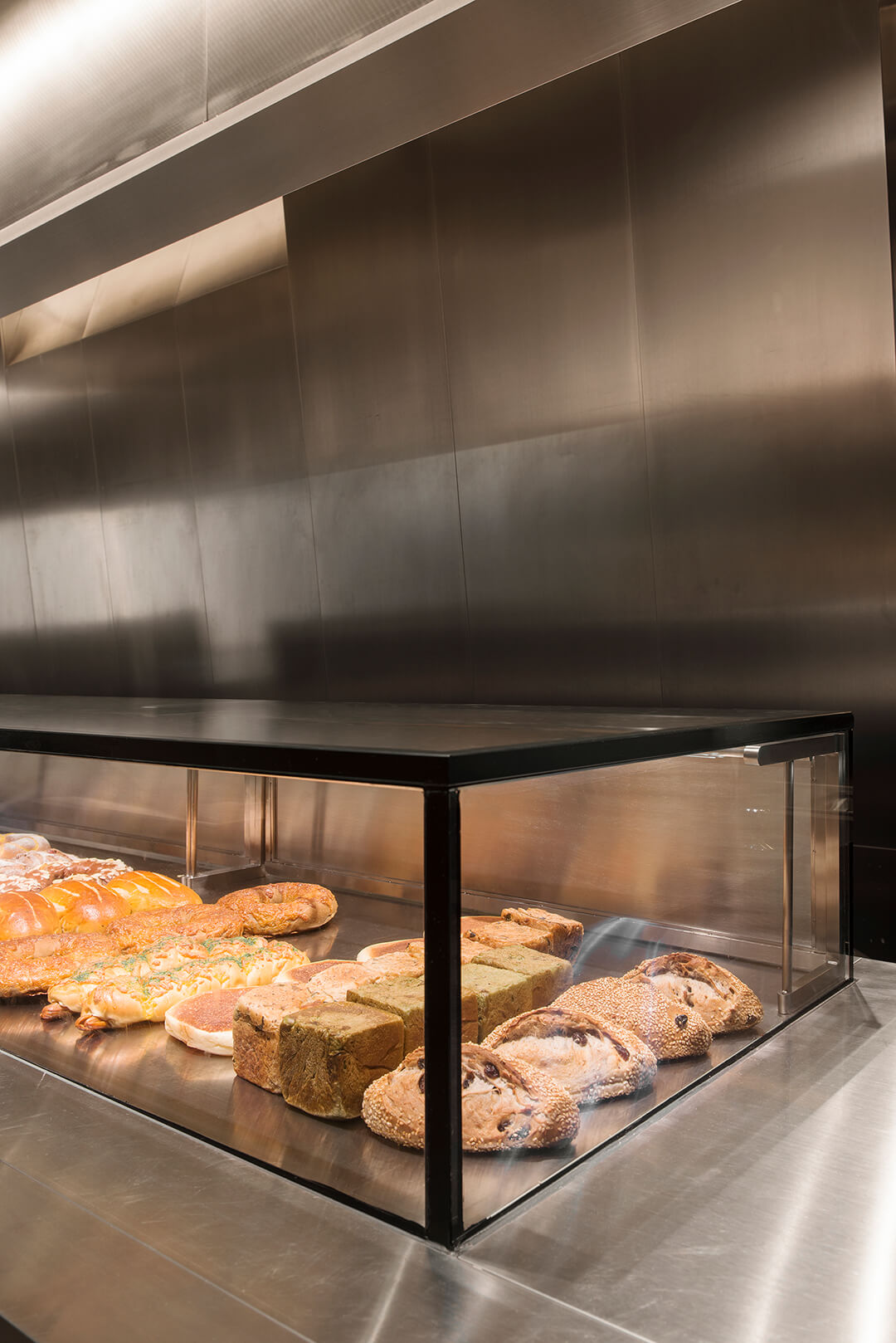 Frameweb | Can uncomfortable seating change the way we consume fast ...