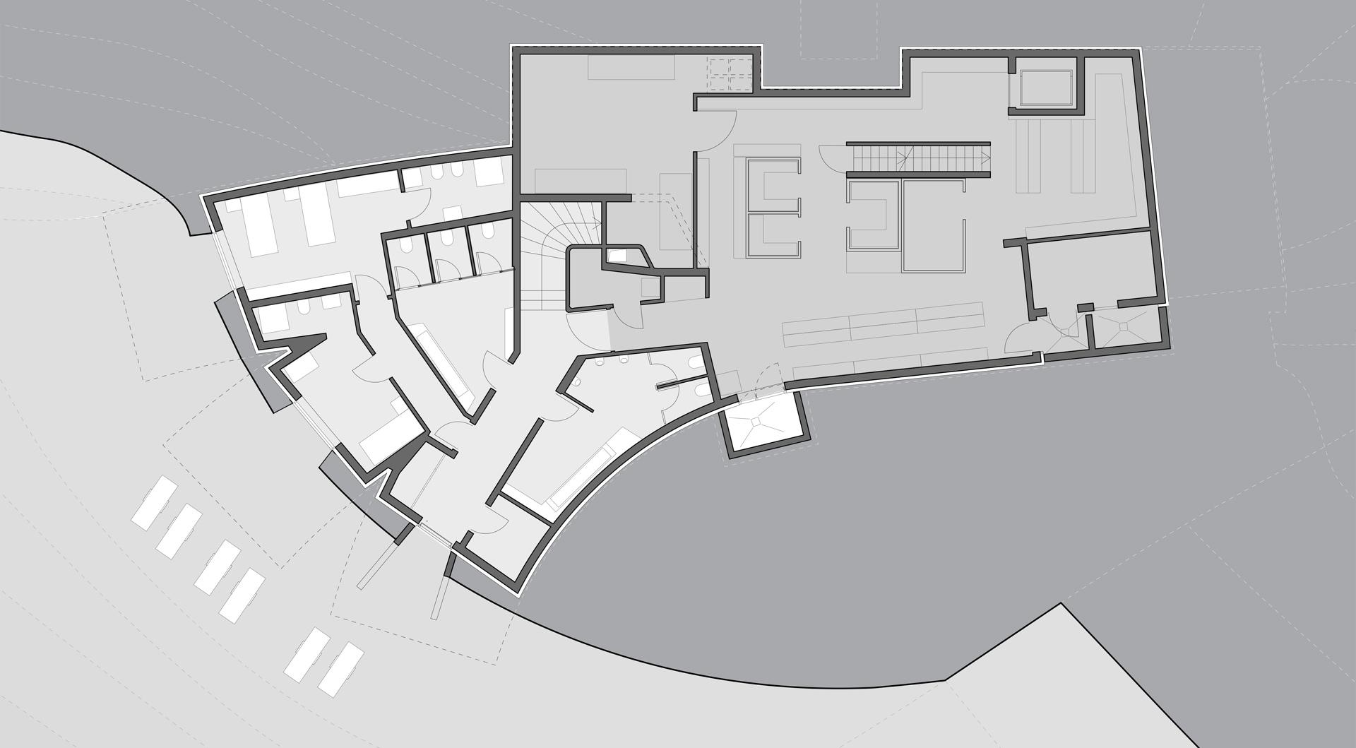 Frameweb | A mountain hut merges with the landscape like a fallen tree