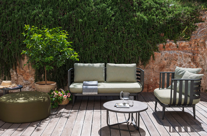 Frameweb | Outdoor fixtures and furniture to make green spaces a bona ...