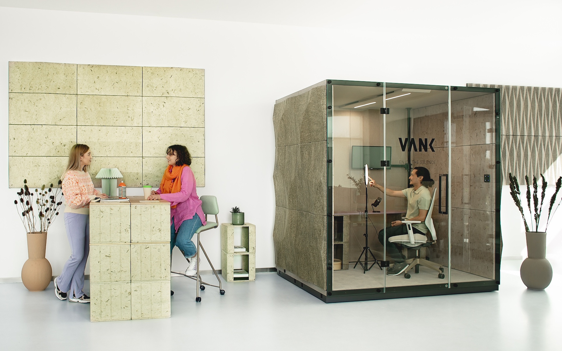 Frameweb | These CO2-neutral acoustic panels boost wellness at work