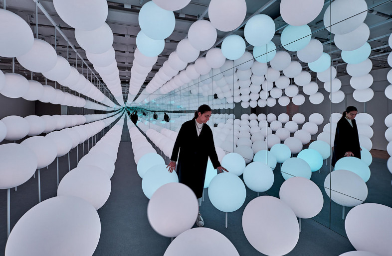 Frameweb | Visit an infinite flower field made of lights, courtesy of ...