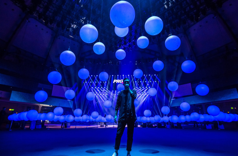 Frameweb | Interactive Sphere Grid, Frankfurt