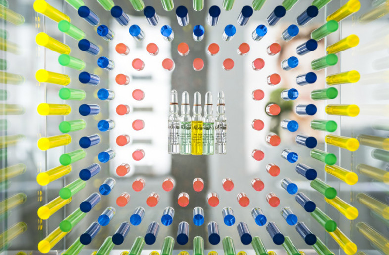 Frameweb | Babor Retail Window Display by dfrost