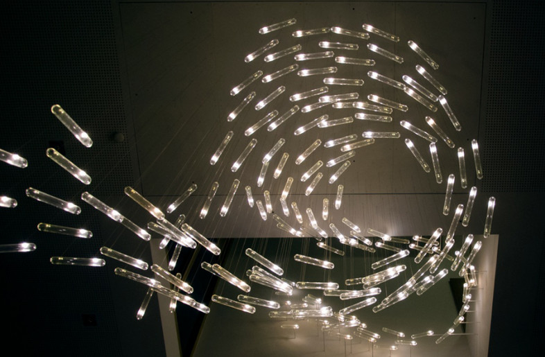 Frameweb | Flylight by Studio Drift