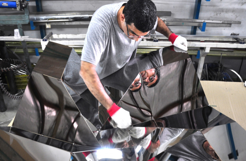 Frameweb | Metal Origami by Ilan Garibi