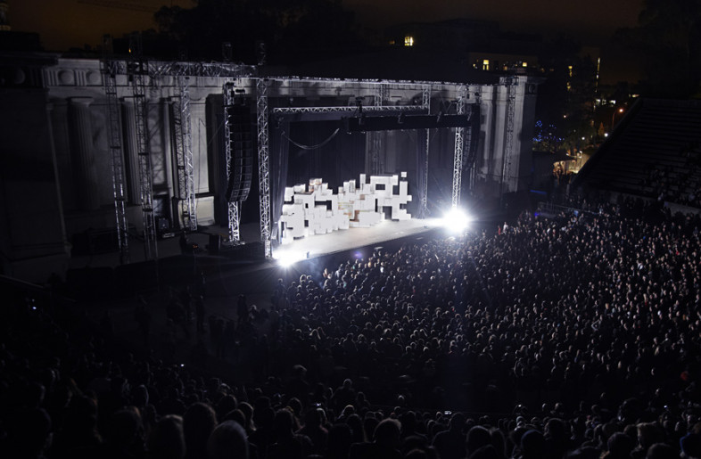 Frameweb | Amon Tobin On Tour