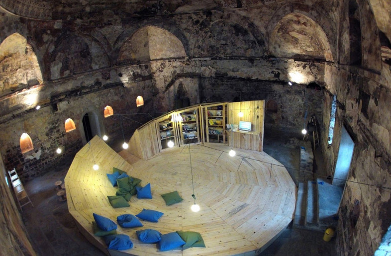 Frameweb | ConTemporary Library by Studio 8 1/2