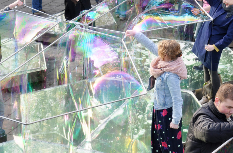 Frameweb | Bubble Building by DUS Architects