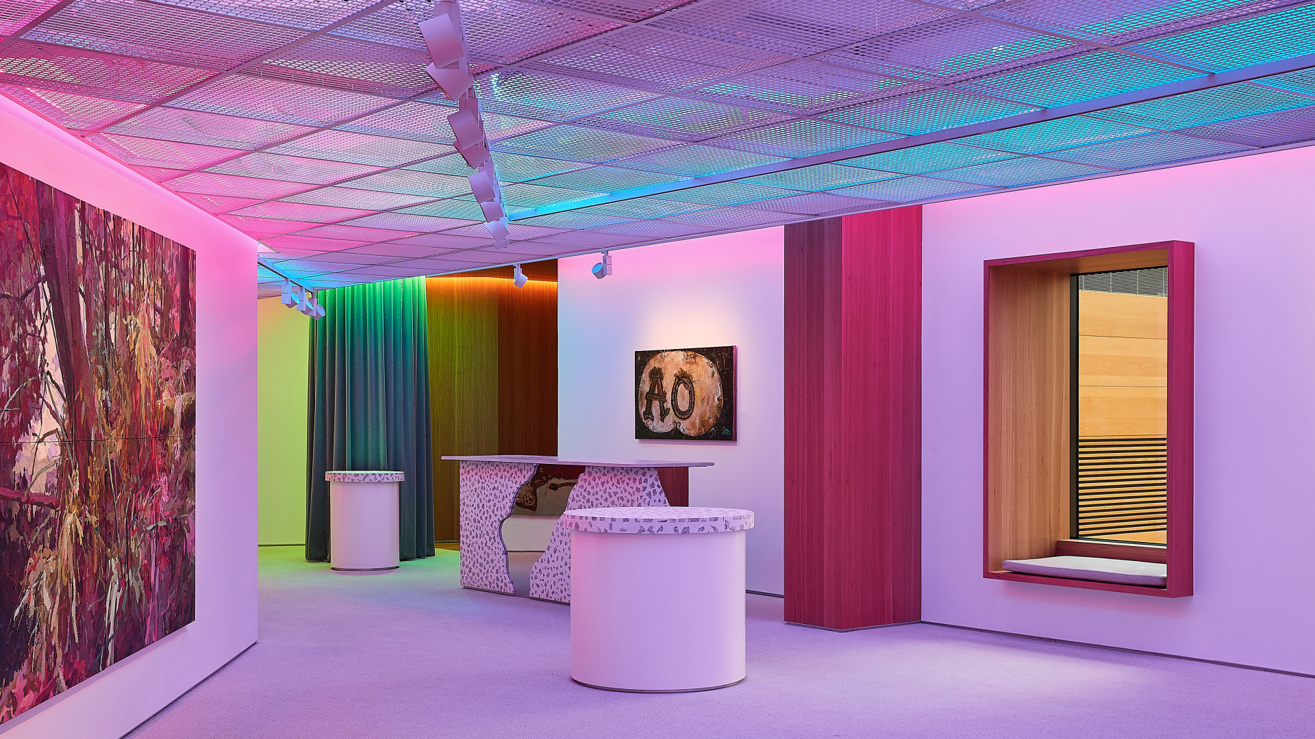 Frameweb | The immersive office: 4 workspaces with interiors activated ...