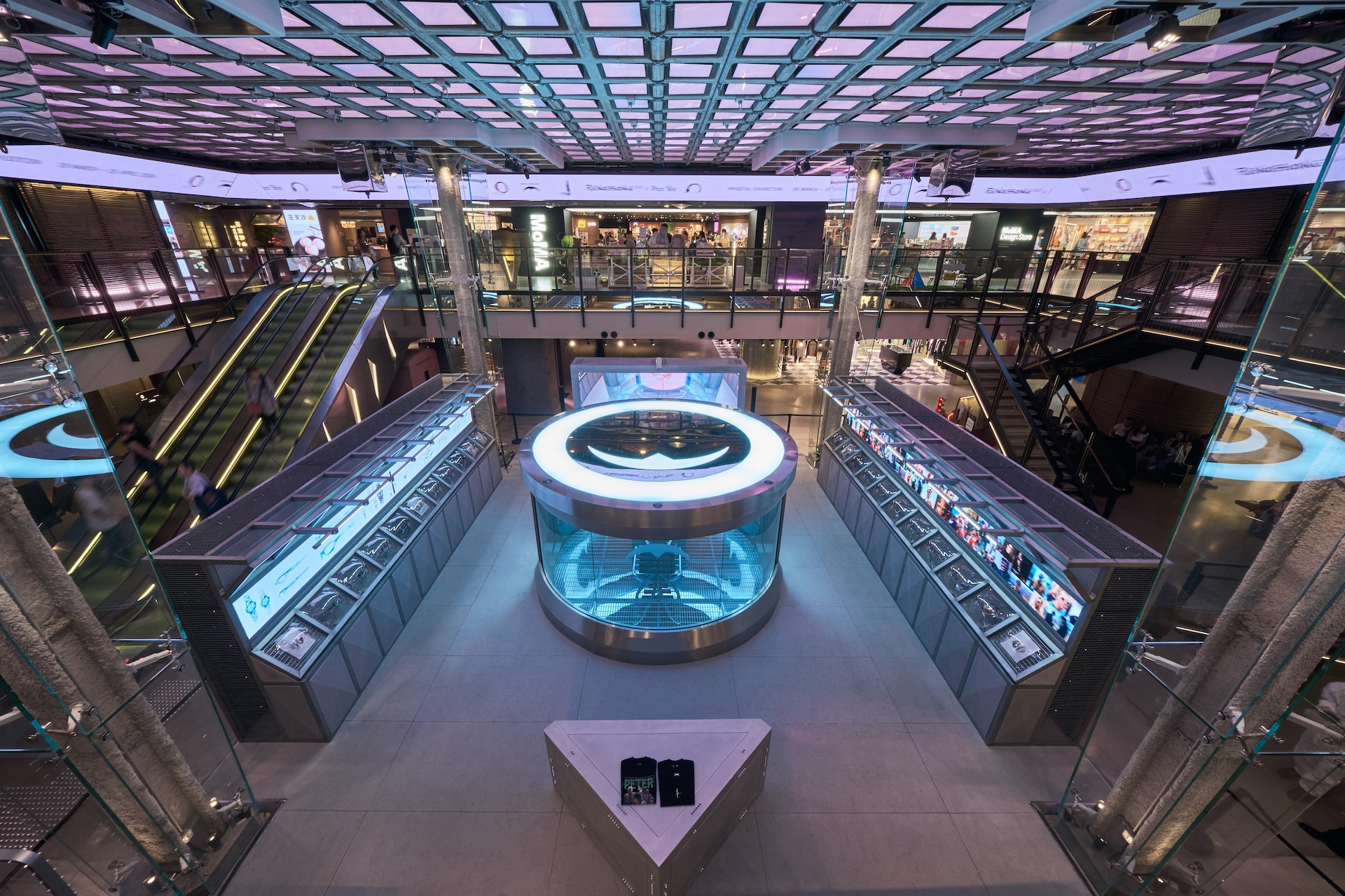 Frameweb | These 4 retail spaces showcase the potential of generative ...