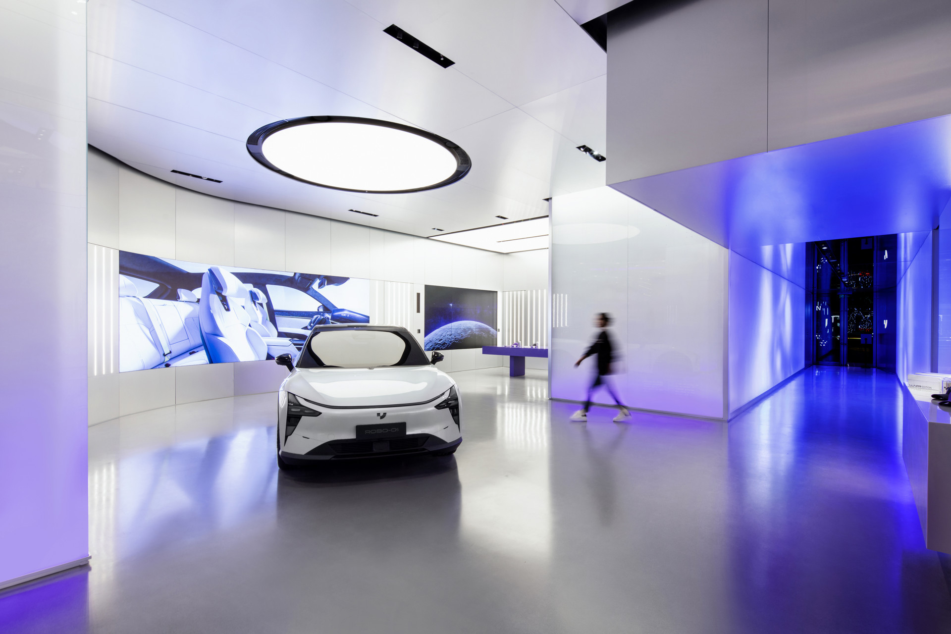 Frameweb | Transportation transformation: 6 mobility retail spaces ...