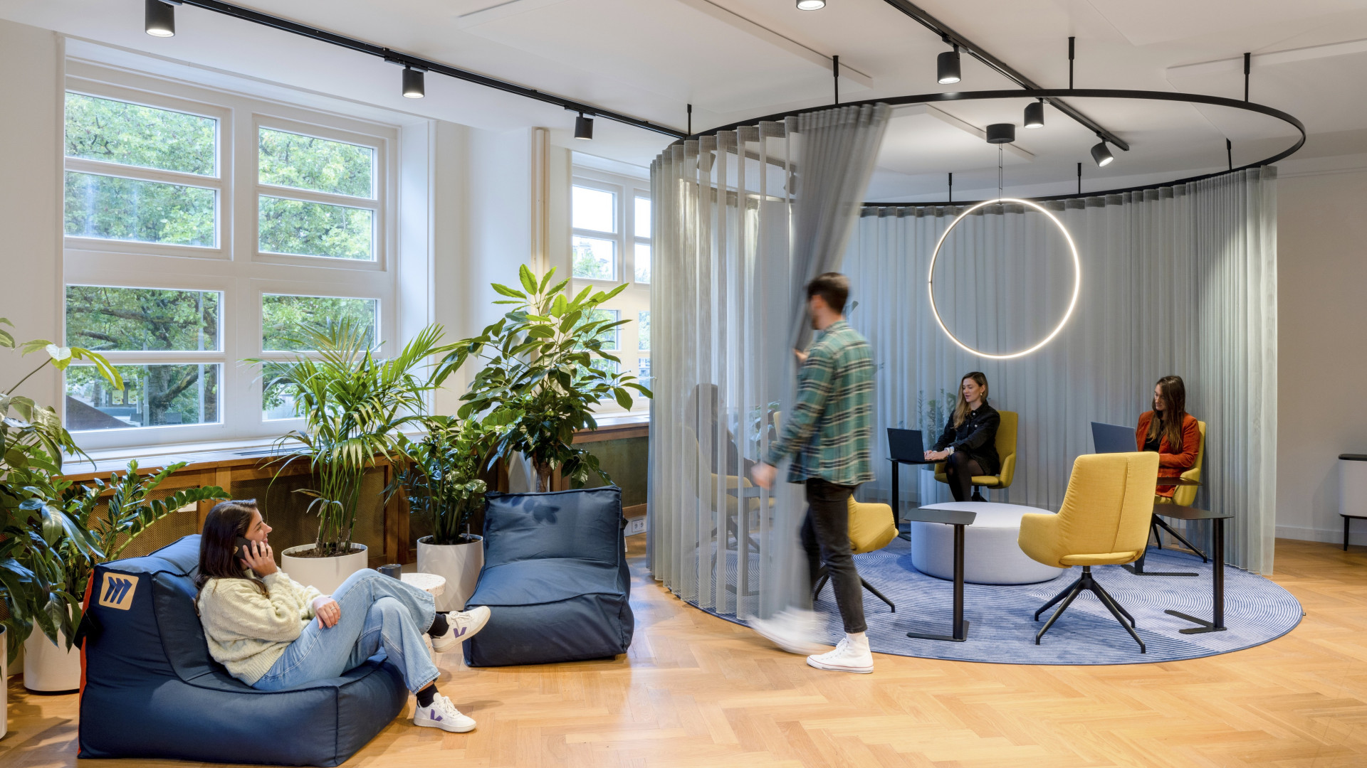 Frameweb | In the WFH era, the office is social. Here are 4 workspaces ...